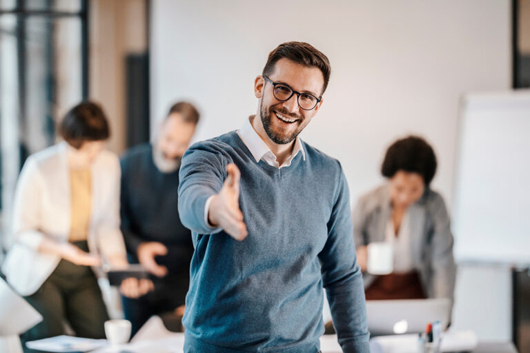 How To Accept a Job Offer: 5 Ways To Be Professional